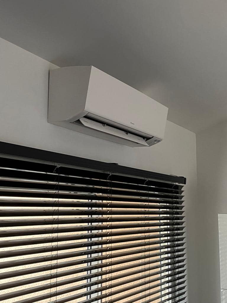 Installation de quadri-split et mono-split Daikin (42) - eezila